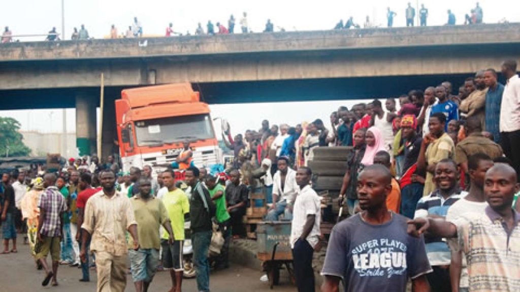 FG re-opens Ijora 7Up Bridge, work on Third Mainland, Alaka Bridges ...