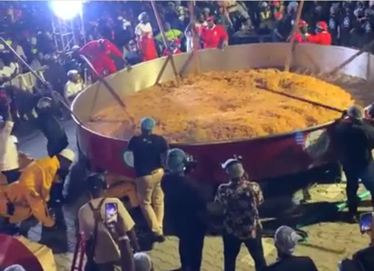 World’s largest pot of Jollof Rice: Minister lauds Hilda Baci, pledges ...